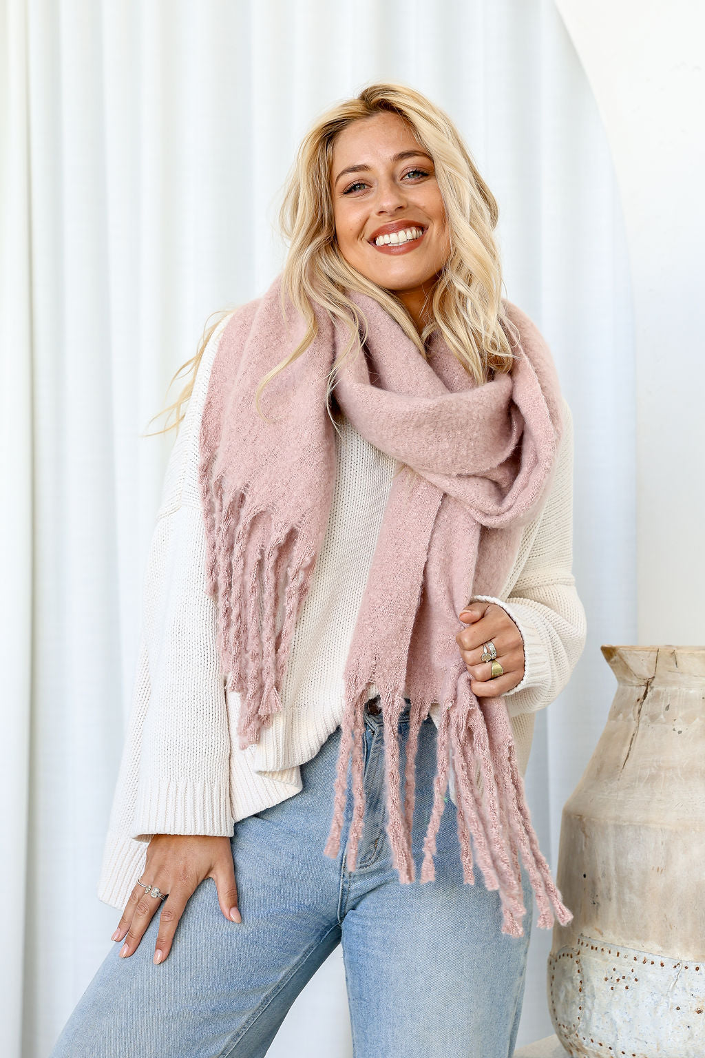 Misty Fluffy Scarf - Pastel Pink – TULIO Fashion